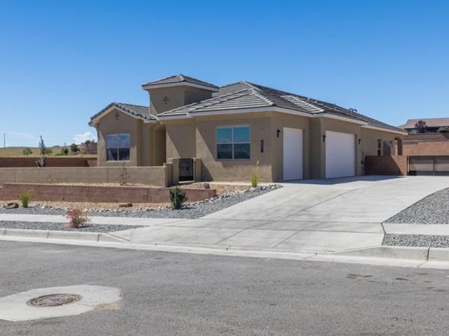 6820 Quivira Dr NW, Albuquerque, NM 87120