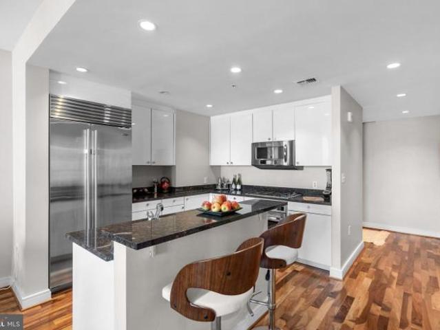 6820 Wisconsin Ave #4005, Chevy Chase, MD 20815