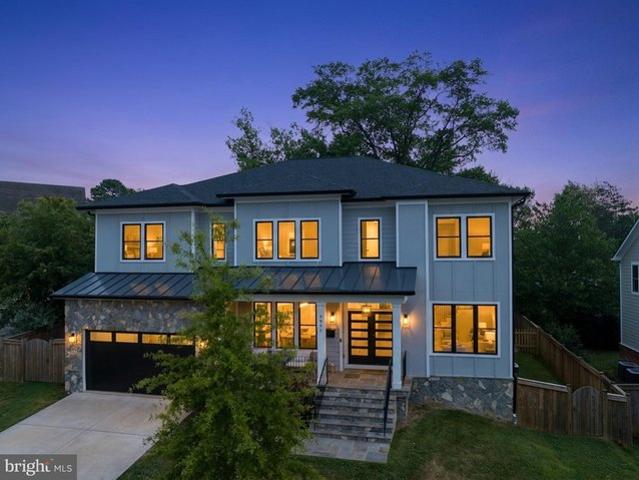 6821 Dean Dr, McLean, VA 22101