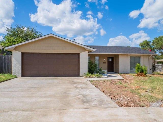 6821 SW Fenwick Ave, Lawton, OK 73505