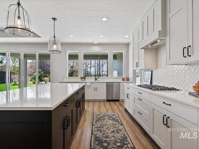 6821 S Krakauer Pl
