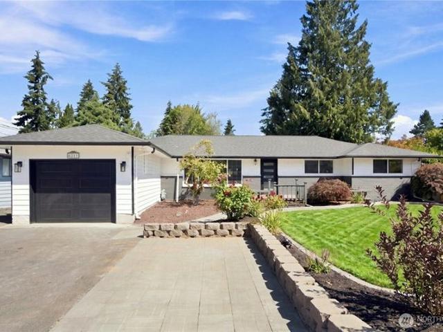 6821 th St SW, Lynnwood, WA 98036