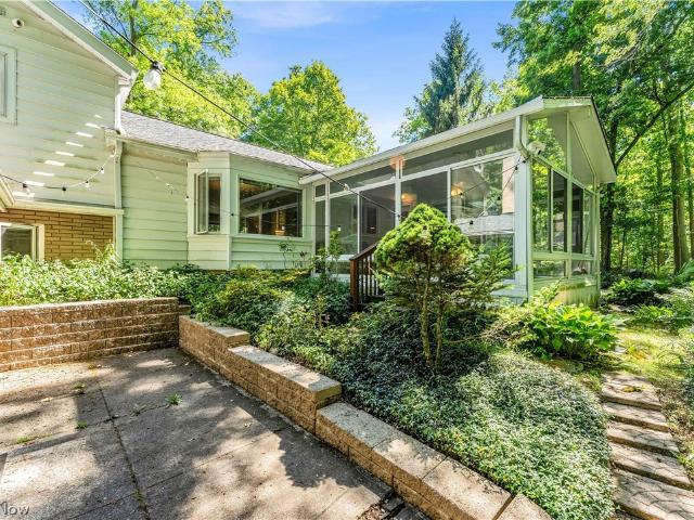 6821 Thornapple Drive