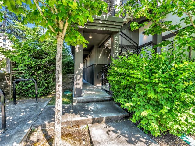 6822 n greenwich ave # 205