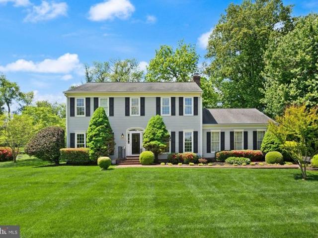6822 Jeremiah Ct, Fairfax Station, VA 22039