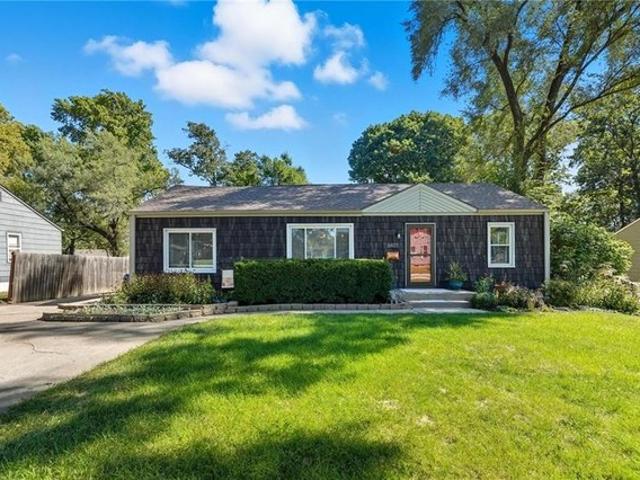 6823 Barton Dr, Shawnee, KS 66203