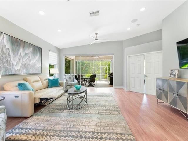682 Catamaran Ct, Naples, FL 34110