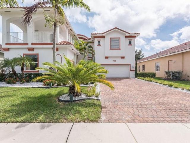 682 Cresta Cir, West Palm Beach, FL 33413