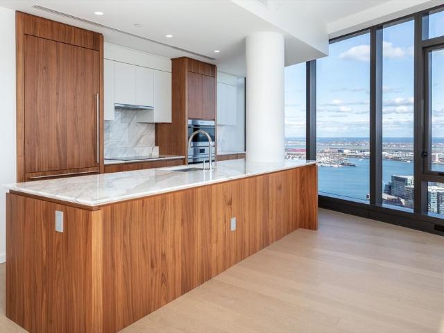 682 Atlantic Ave Unit 4210A, Boston, US, MA