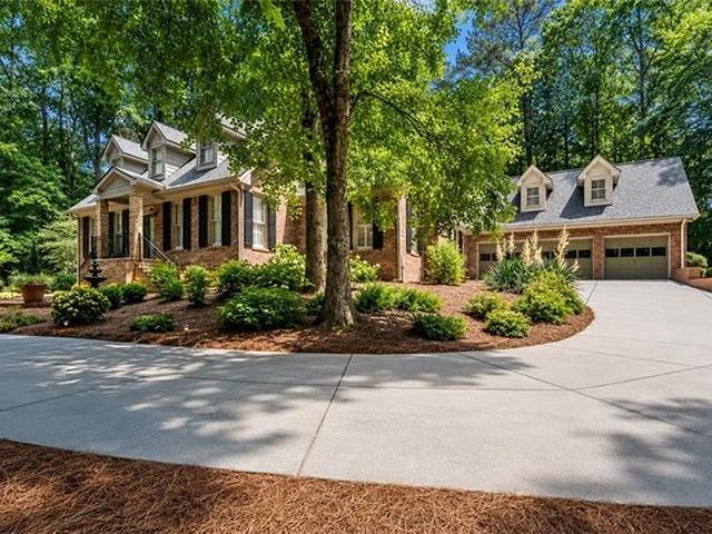 682 Austin Dr SE, Smyrna, GA 30082