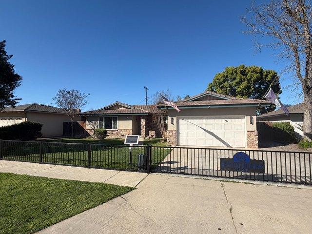682 E Stuart Ave, Fresno, CA 93710