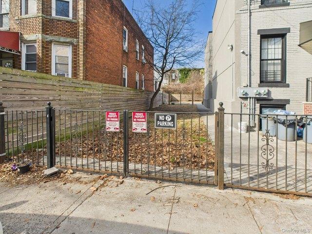 682 Hendrix St, Brooklyn, NY 11207