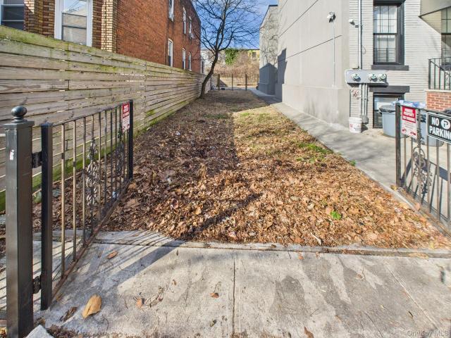 682 Hendrix Street