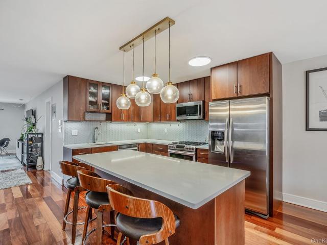 682 Lexington Avenue