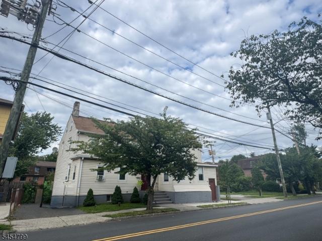 682 Mill St
