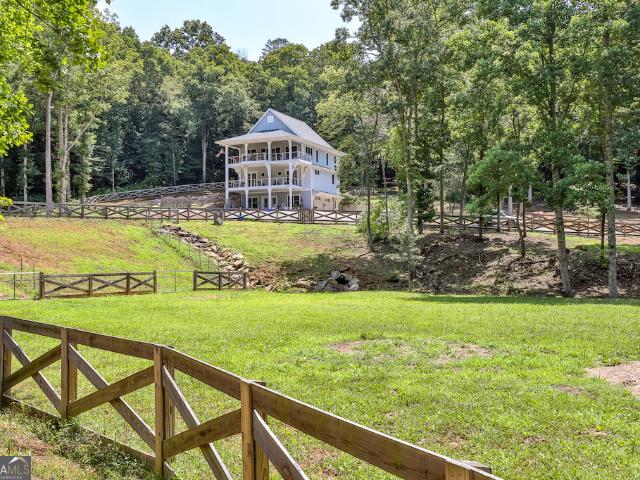 682 Tanglewood Lane