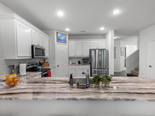 6834 Neals Way, Arlington, TX 76001 | MLS #21224 | Compass
