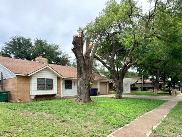 6834 Brookvale