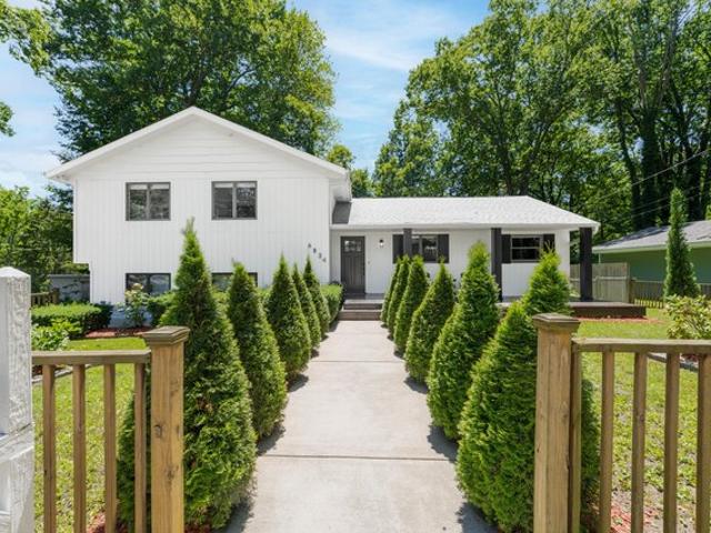 6834 Cherry St, Coloma, MI 49038