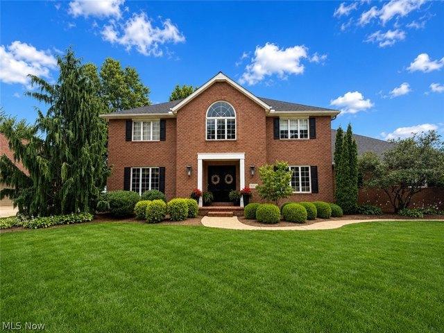 6834 Harbor Dr NW, Canton, OH 44718