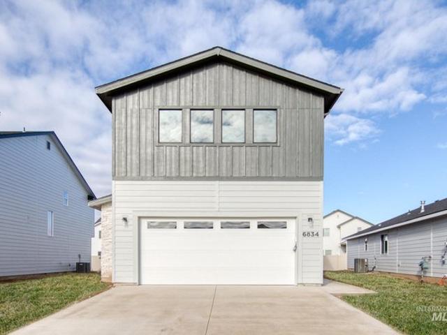 6834 W Dakota Creek Dr, Meridian, ID 83646