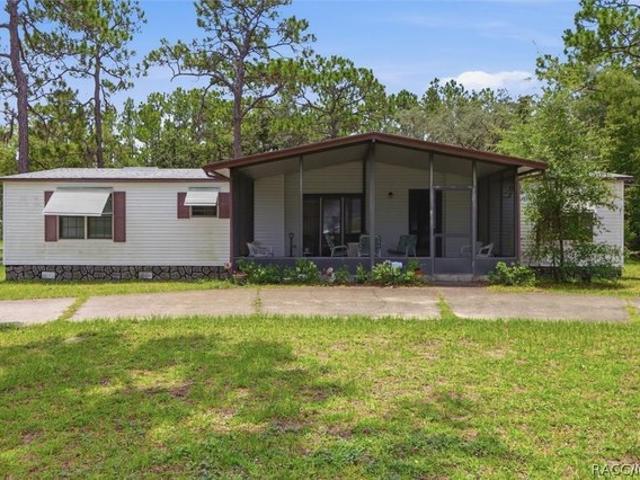 6834 W Sunnycrest Ln, Homosassa, FL 34448