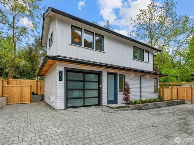 6834 47th Ave NE, Seattle, WA 98115
