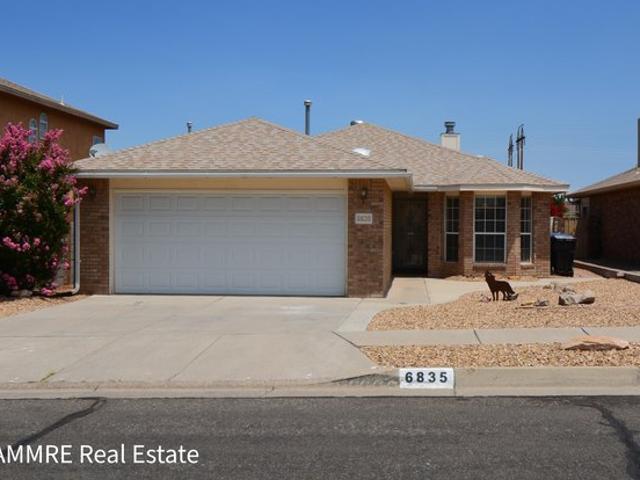 6835 Forest Hills Dr NE, Albuquerque, NM 87109