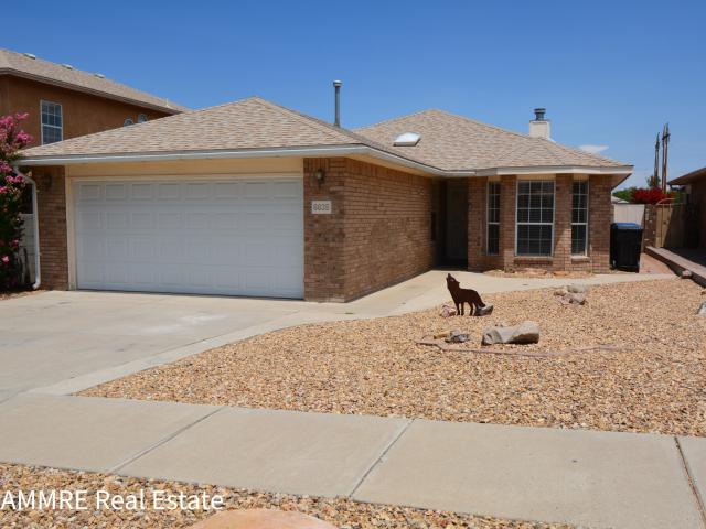 6835 Forest Hills Drive NE