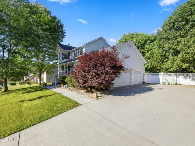 6835 Rambling Brooks Lane
