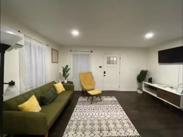 6836 6th Ct S, Birmingham, AL 35212