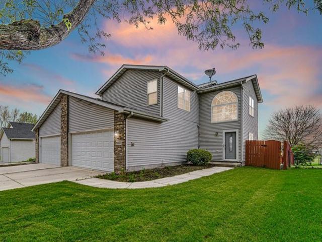 6837 Swan Ln, Schererville, IN 46375