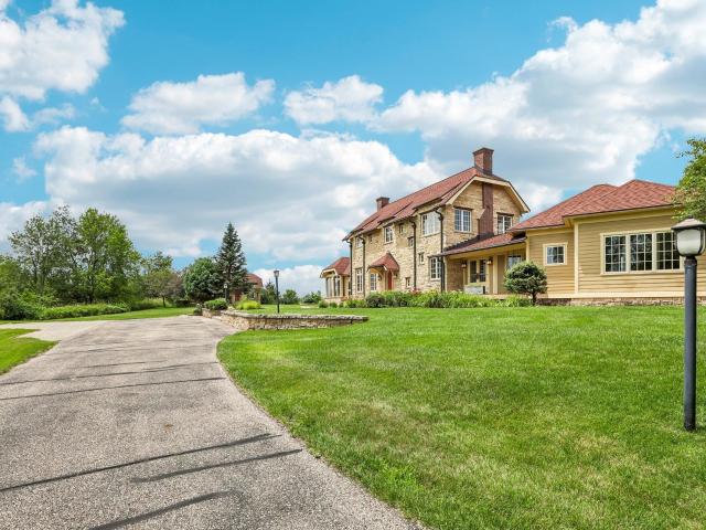 6837 Woodland Drive