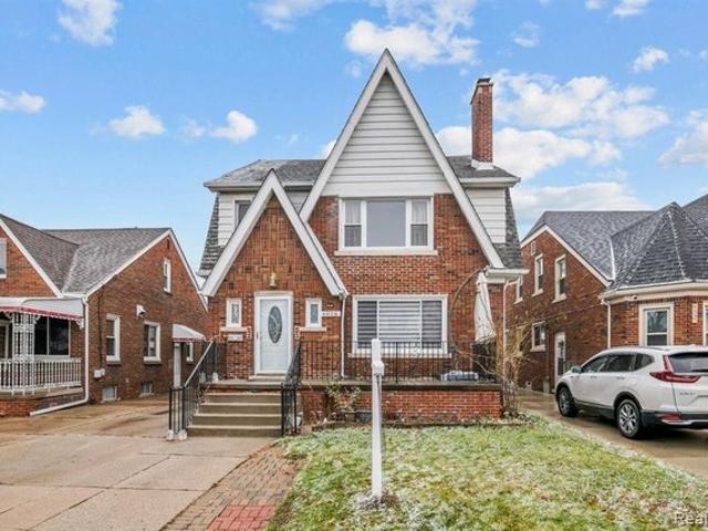 6838 Hartwell St, Dearborn, MI 48126