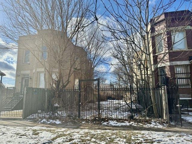 6838 S Langley Ave, Chicago, IL 60637