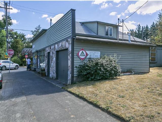 6838 SE Belmont St, Portland, OR 97215 | MLS #24551 | Compass