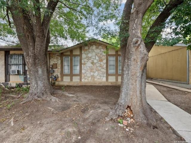 6839 Neston Dr, San Antonio, TX 78239