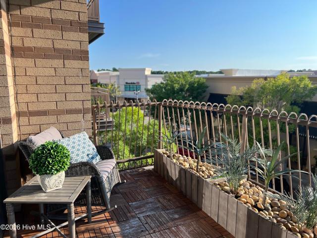 6831 Main St, Unit 212, Wilmington, NC 28405 | MLS #100565 | Compass