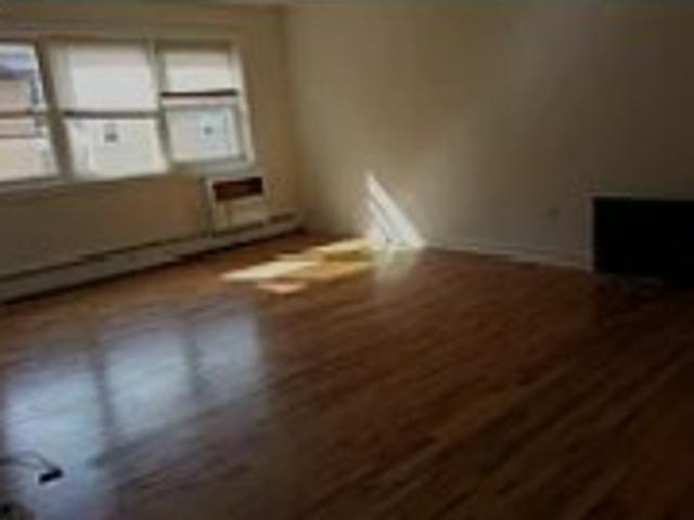 6831 N SEELEY Avenue # 3K