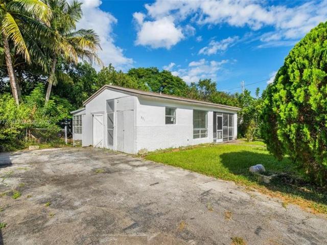 6831 Greene St, Hollywood, FL 33024