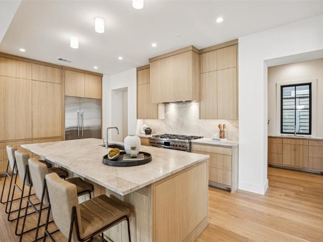 6833 Northridge Drive