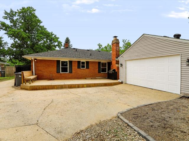 6833 E Pleasant Run Parkway South Drive