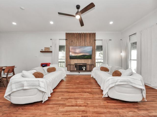 6833 Stonehaven Way, Houston, TX 77085 | MLS #96326 | Compass