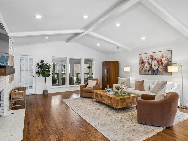 6833 Truxton Drive