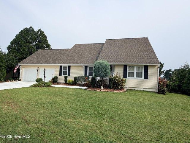 683 Cedar Pt, Vass, NC 28394