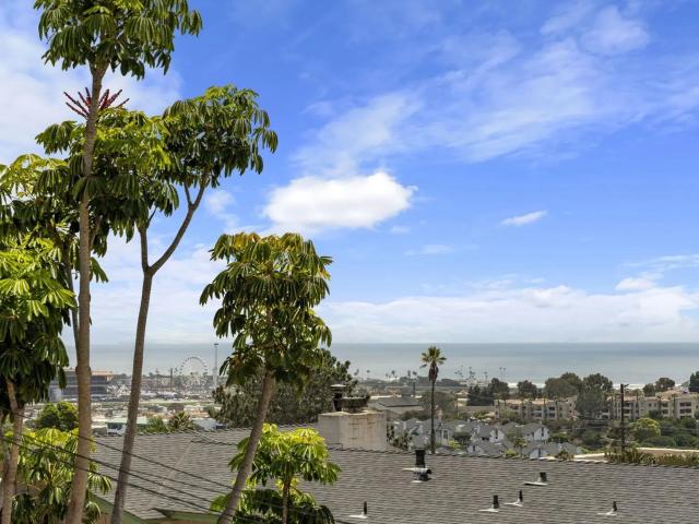 683 Marine View Ave