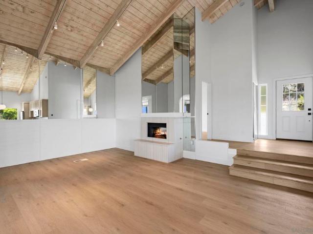 683 Marine View Ave