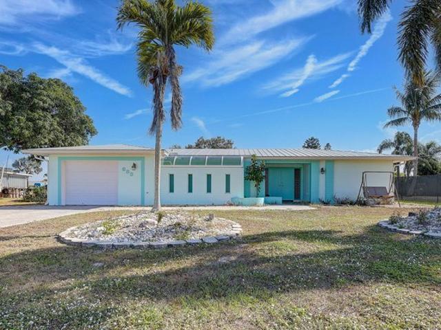 683 SE Harborview Dr, Port Saint Lucie, FL 34983