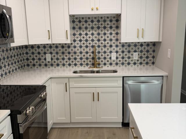 683 Shelton Ct