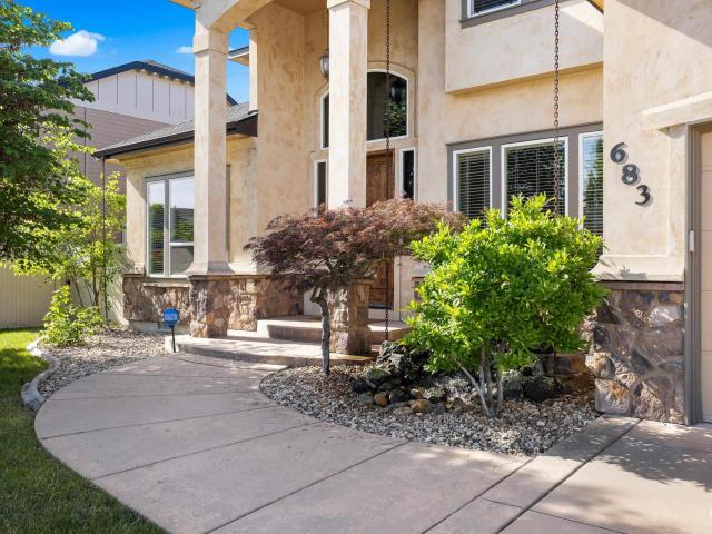 683 W Indian Rocks